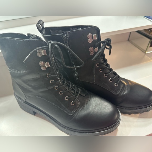 Universal | Shoes | Universal Women Boot | Poshmark